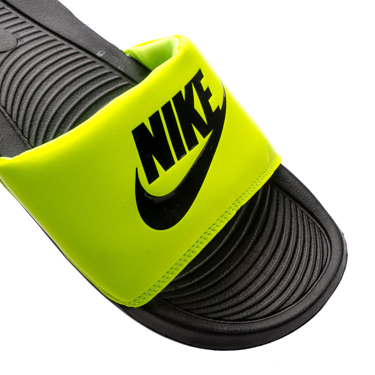 Chanclas Nike Victori One Black-Black-Volt - Fútbol Emotion