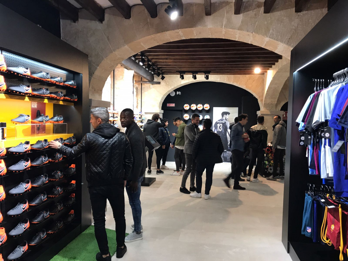 Inauguración tienda Futbol Emotion Mallorca - Blogs - Fútbol Emotion