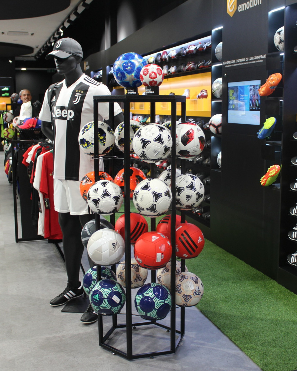 FÚTBOL EMOTION ABRE SU PRIMERA TIENDA EN PORTUGAL - Blogs - Fútbol Emotion