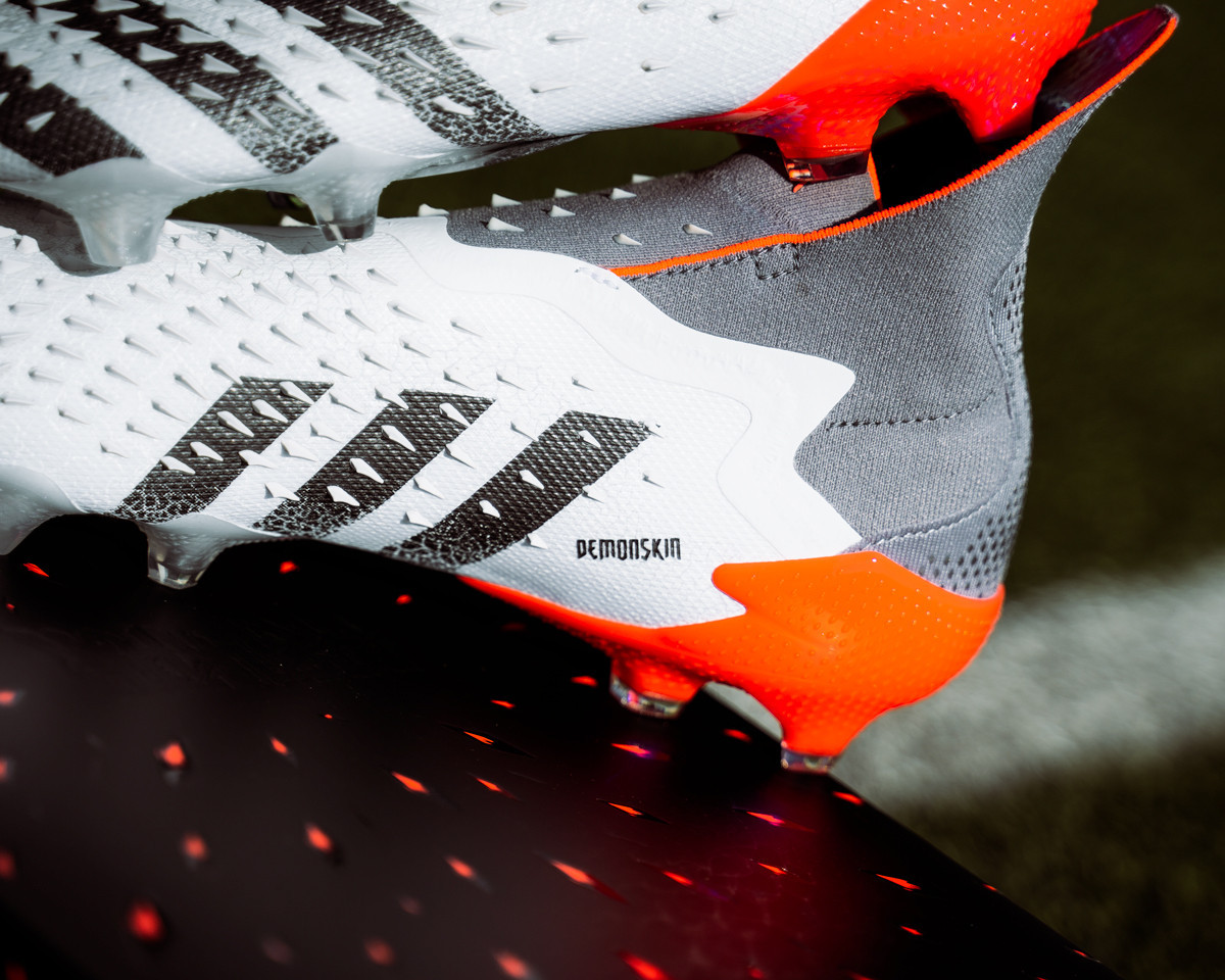 Predator Edge vs Predator Freak - Blogs - Fútbol Emotion
