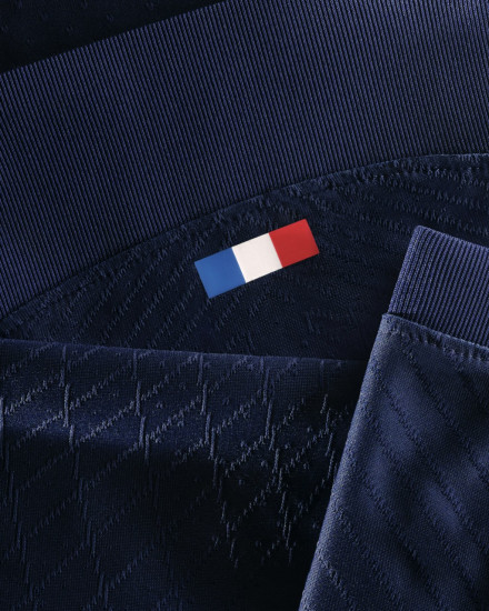 Nike dévoile le nouveau maillot du PSG - Blogs - Fútbol Emotion